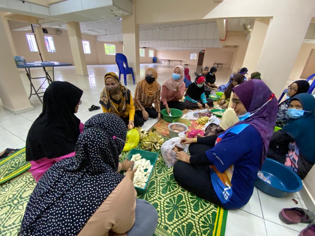 Program Memasak Bubur Asyura di Flat Putra Harmoni - Umno Putrajaya