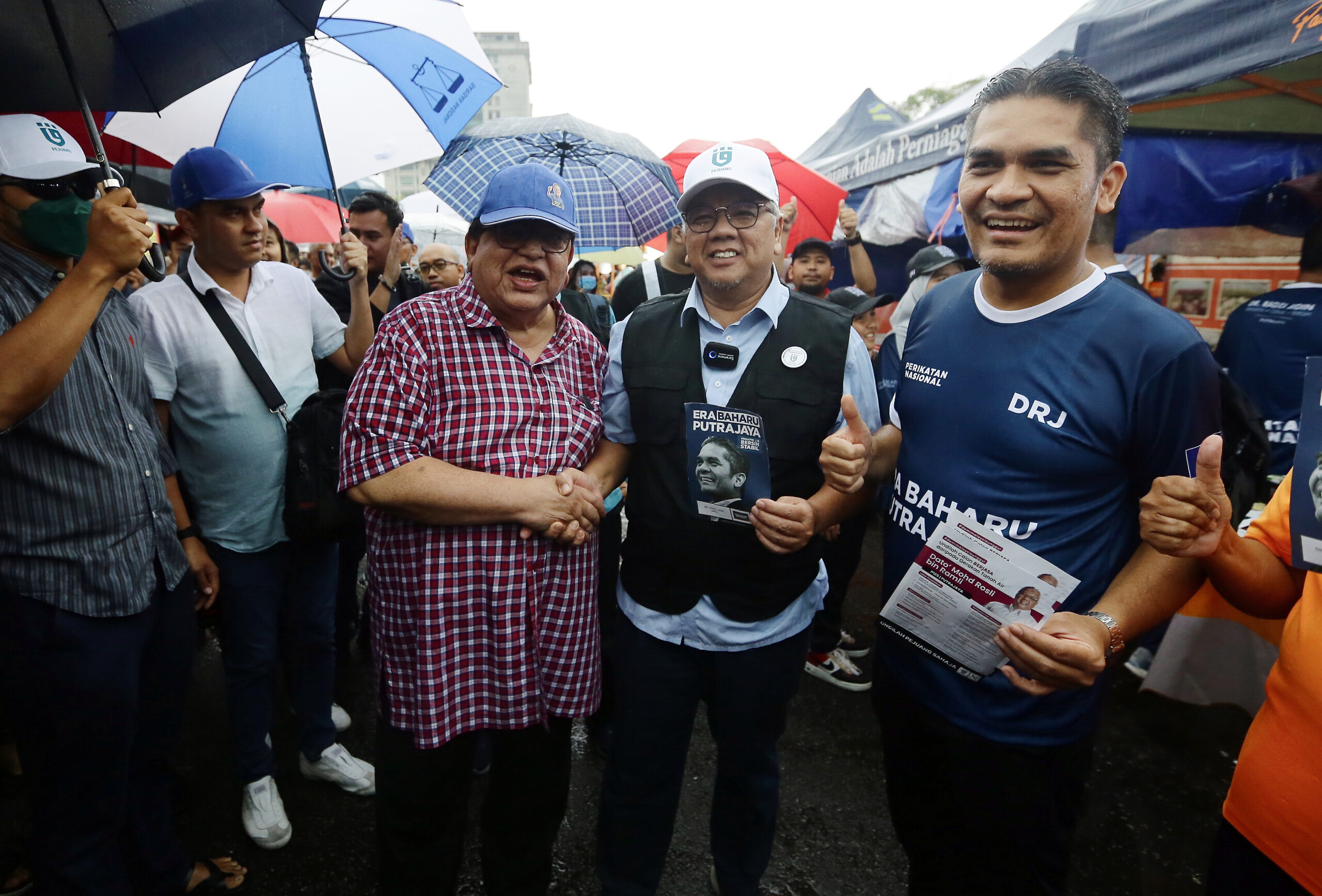Meninjau Pasar Malam Presint 2 - Umno Putrajaya