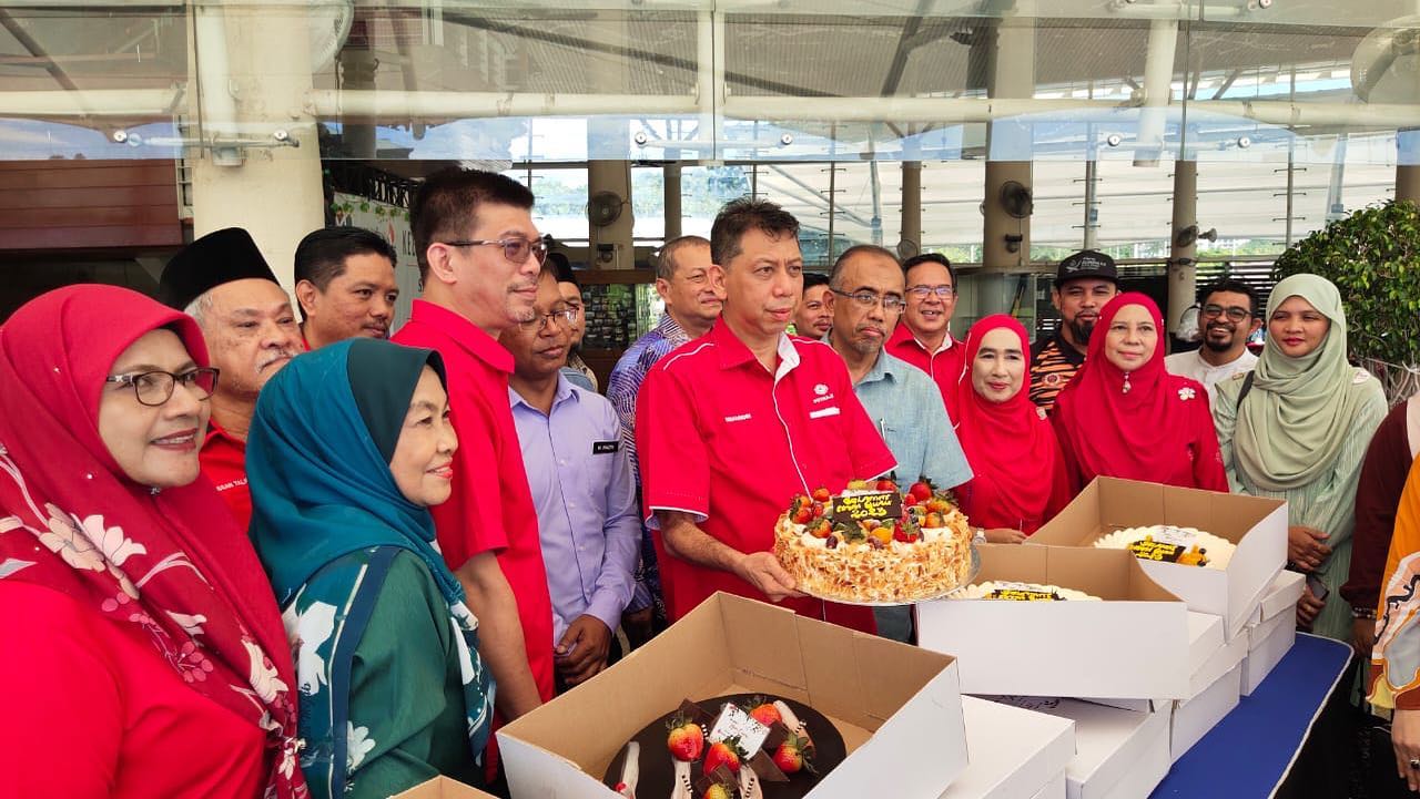 Selamat Hari Guru… UMNO Putrajaya Raikan Warga Pendidik - Umno Putrajaya