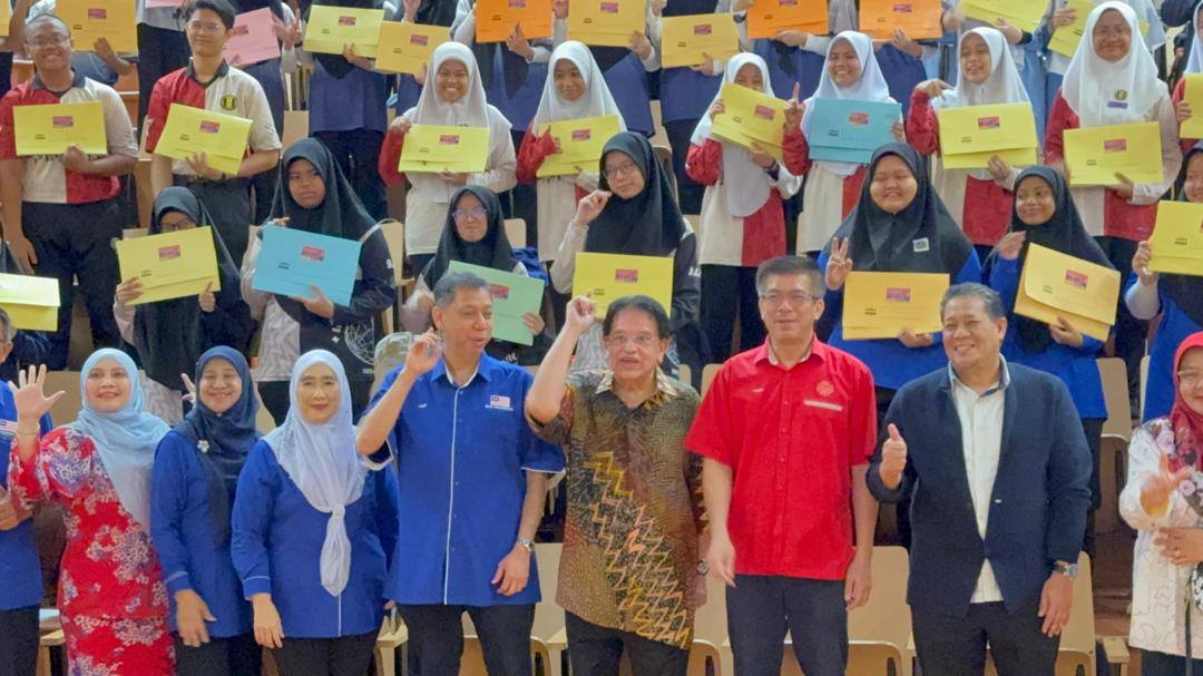 Demi Kejayaan Anak-anak Putrajaya, Program Menggapai Bintang A+ SPM ...